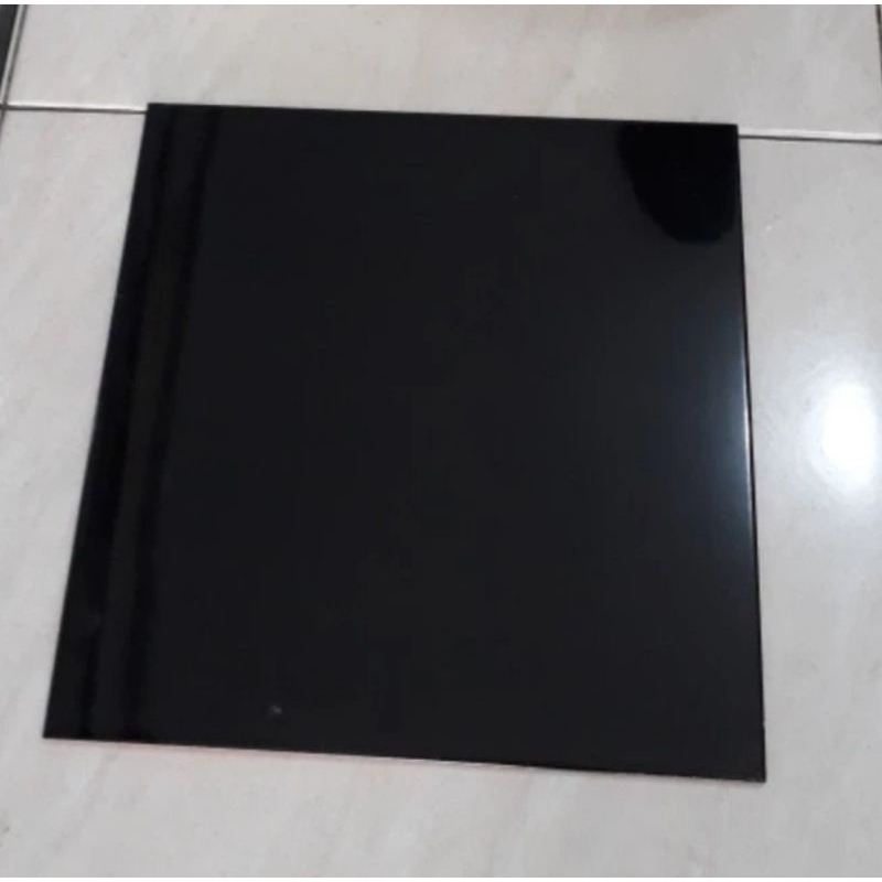 Jual keramik Hitam 40x40 polos glossy | Shopee Indonesia
