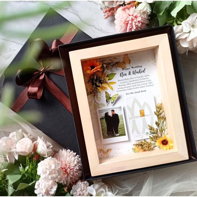 Jual HAMPERS FRAME BINGKAI 3D POLAROID ANTAM MINIGOLD LED KADO WEDDING ...