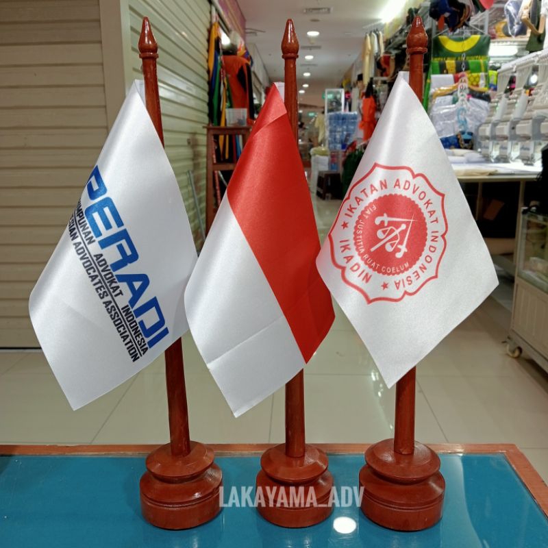Jual bendera meja bendera PERADI bendera INDONESIA bendera IKADIN tiang ...