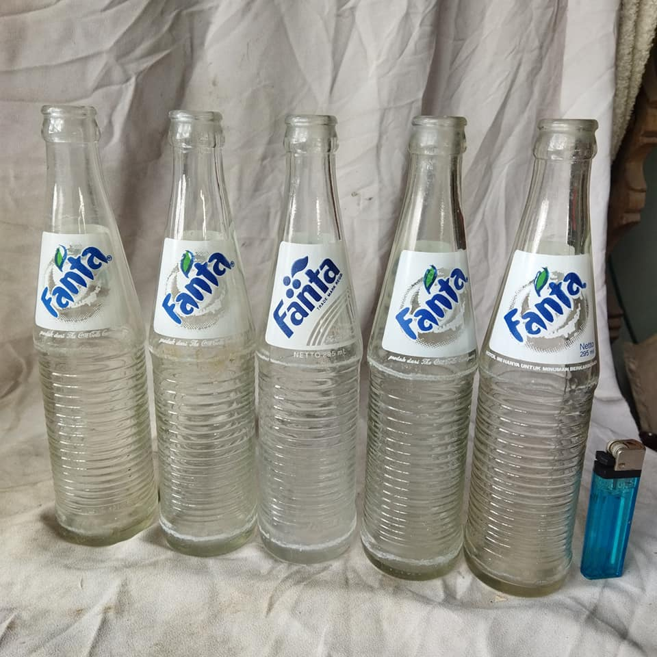 Jual Pajangan Vintage 5 Botol Fanta Kaca Beling Jadul | Shopee Indonesia