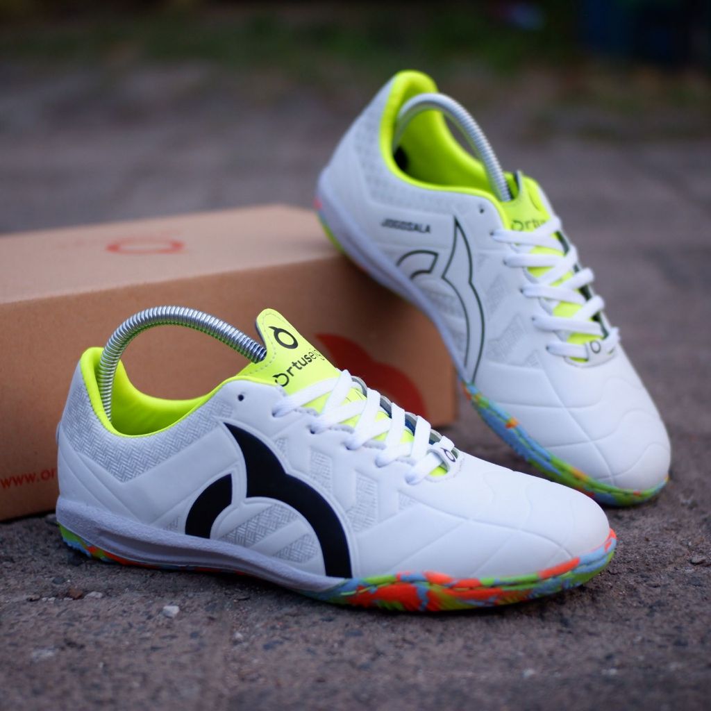 Jual SEPATU FUTSAL JOG*SA*A V2 TERBARU DAN & BERDECIT UDH DI SOL + BOX ...