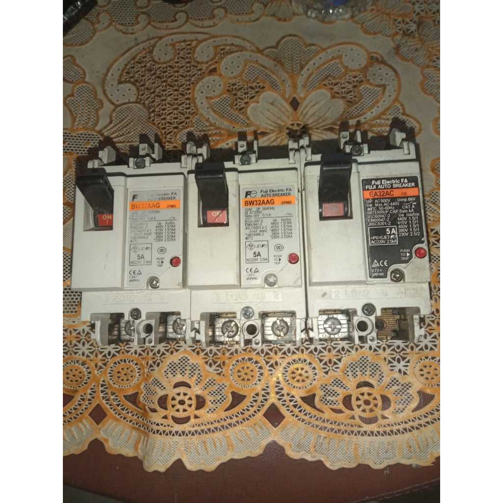 Jual MCC CIRCUIT BREAKER MCCB BW32AAG 2P 5A ORIGINAL (FUJI ELECTRIC) | Shopee Indonesia