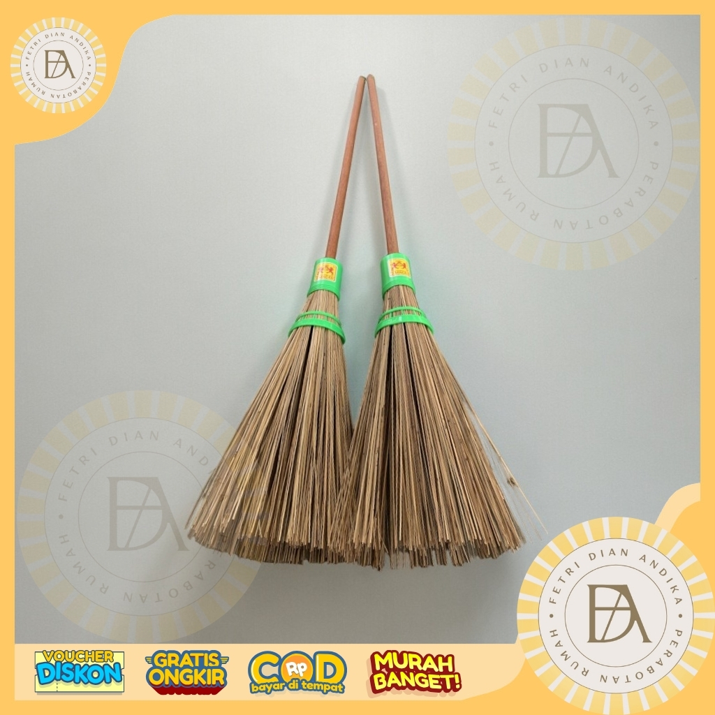 Jual SAPU TAMAN 2 MACAN / Sapu Lidi / Sapu Taman / Sapu Jadul | Shopee ...