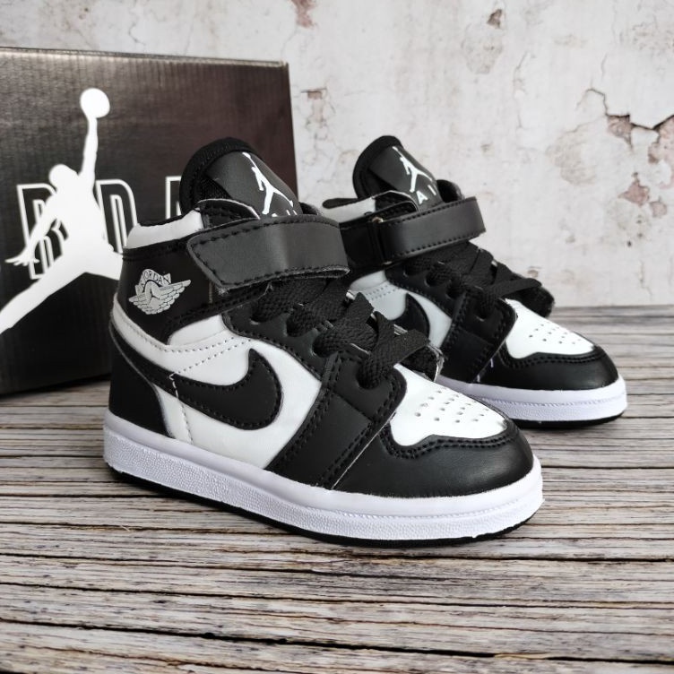 Jual Paket Hemat SEPATU JORDAN ANAK HITAM PUTIH PREMIUM QUALITY JORDAN ...
