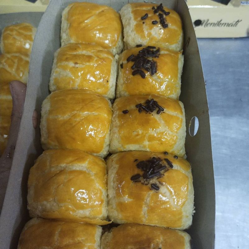 Jual PISANG BOLEN MIX / OLEH OLEH KHAS BANDUNG / PISANG BOLEN MIX MANAH ...