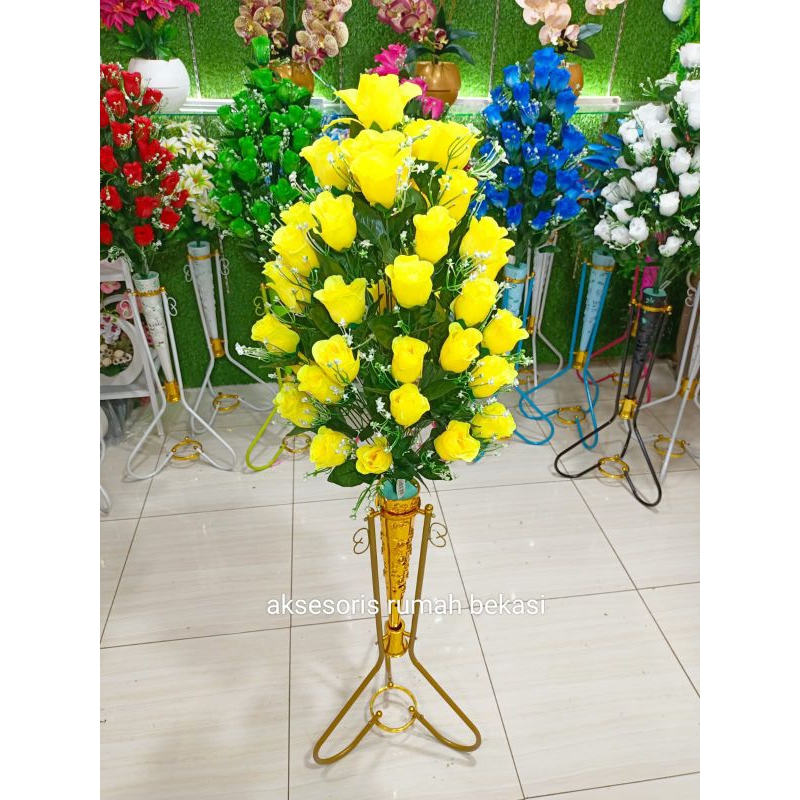 Jual BUNGA SUDUT MAWAR KUNCUP ARTIFICIAL ISI 48 KUNTUM DENGAN POT ...