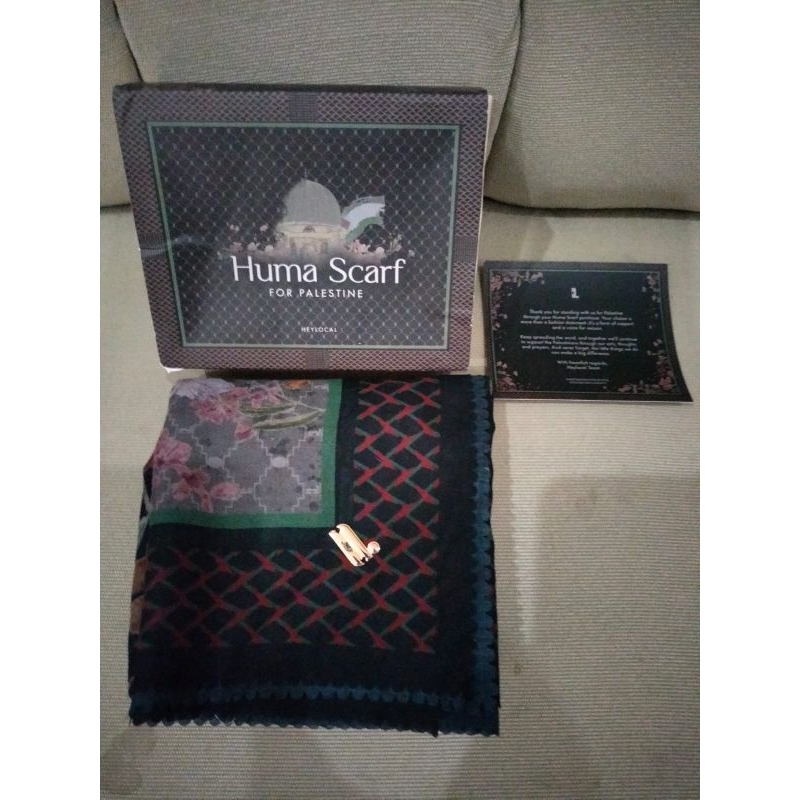 Jual Hey Local Huma Scarf, Palestine Series, Rare Item ( Preloved ...