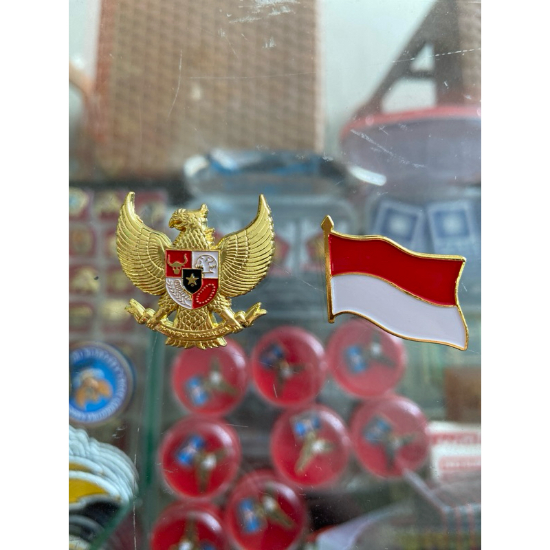 Jual Pin Garuda dan Pin Bendera Merah putih (PAKET) | Shopee Indonesia