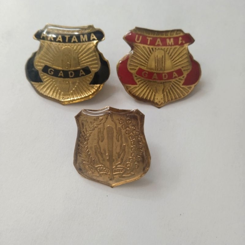 Jual Pin Satpam Kuning Kecil-Pin Gada Utama Kecil-Pin Gada Pratama ...
