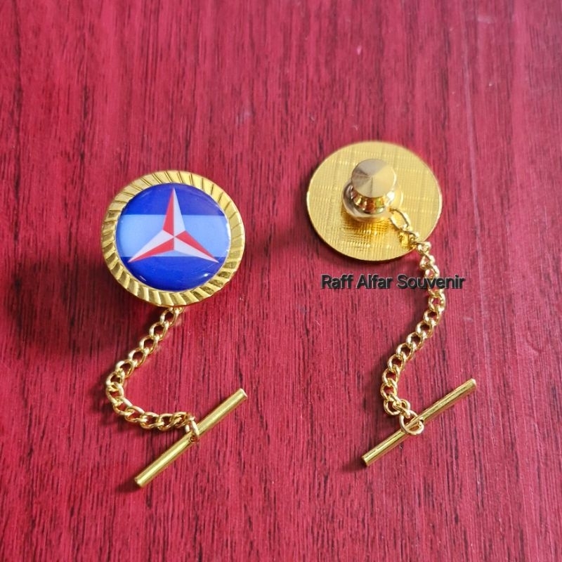 Jual Pin partai demokrat model rantai pemasangan di kerah baju | Shopee ...