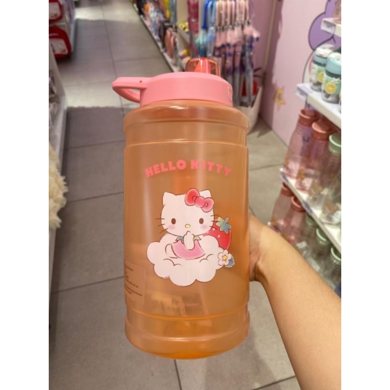 Jual MINISO x SANRIO Botol Minum Sports Tumbler Hello Kitty Sedotan JUMBO + Lock 1900ml | Shopee ...