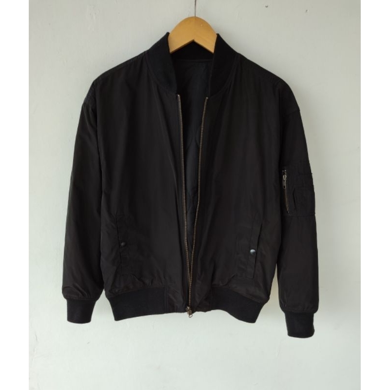 Jual JACKET BOMBER HITAM SECOND BRANDED | Shopee Indonesia