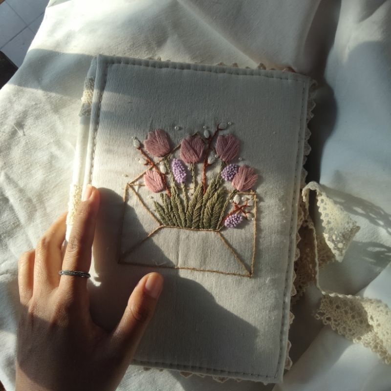 Jual Notebook shabby bunga Tulip A5 / notebook vintage / buku agenda ...
