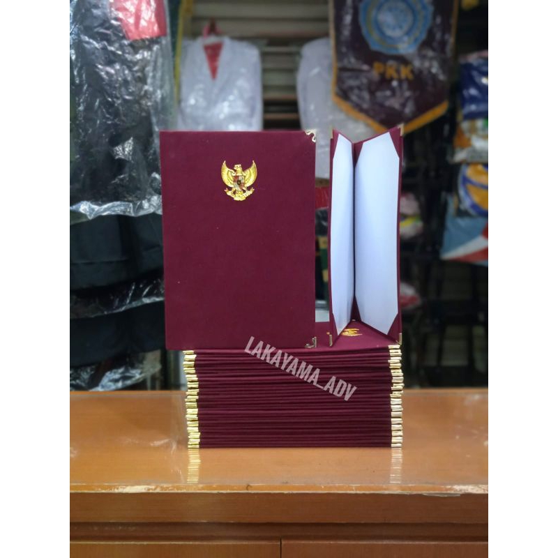 Jual map beludru merah maroon plus Garuda coating | Shopee Indonesia