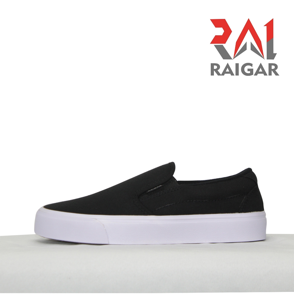 Jual Sepatu Slip On Canvas Tanpa Tali casual original Raigar Anti Licin ...