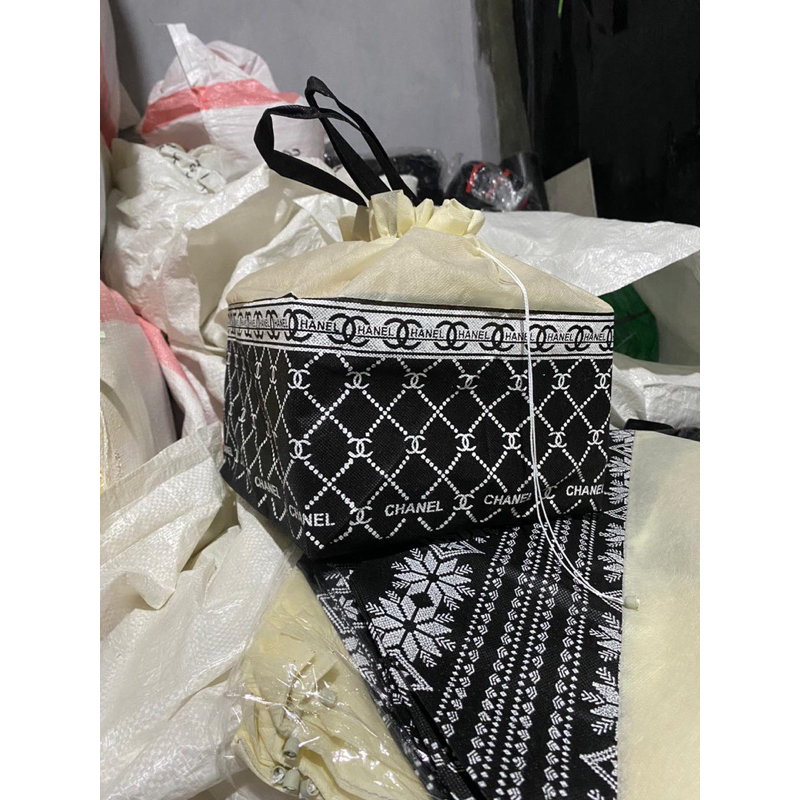 Jual (1 PACK = 60 PCS) TAS HAJATAN SERUT SPUNBOND LV / BATIK 22x22 ...