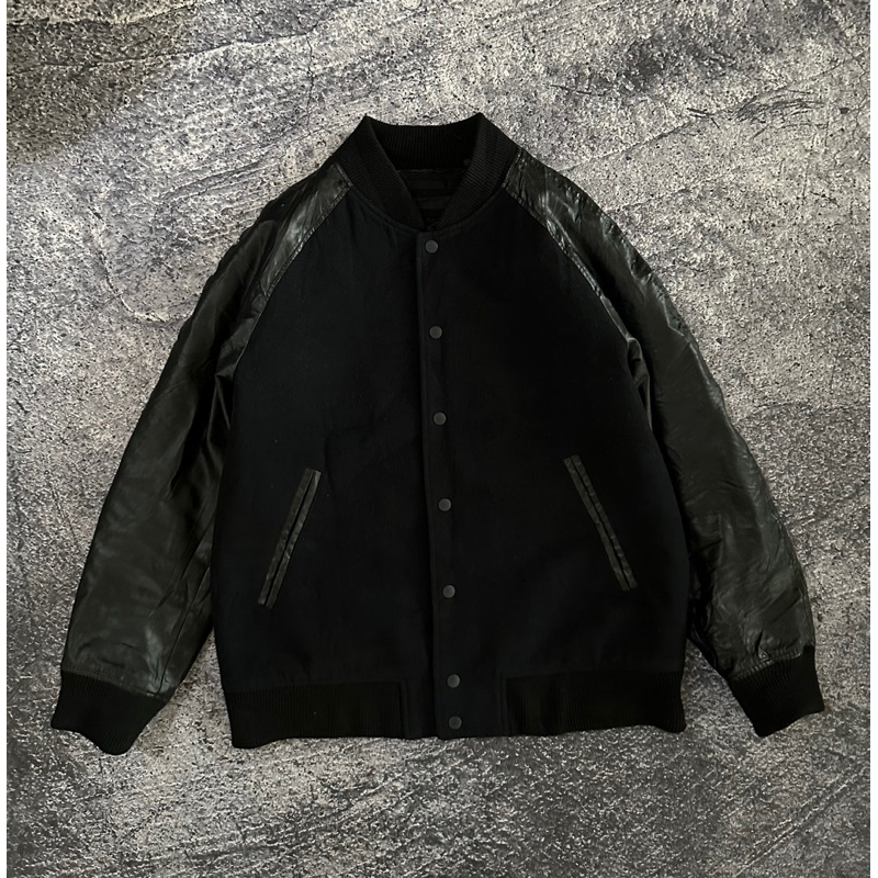 Jual Jaket varsity uniqlo leather | Shopee Indonesia
