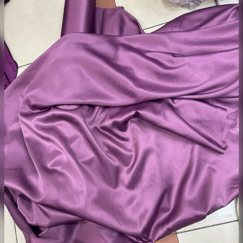 Jual Kain bahan Velvet Valentino silk/ kain bahan satin velvet silk ...