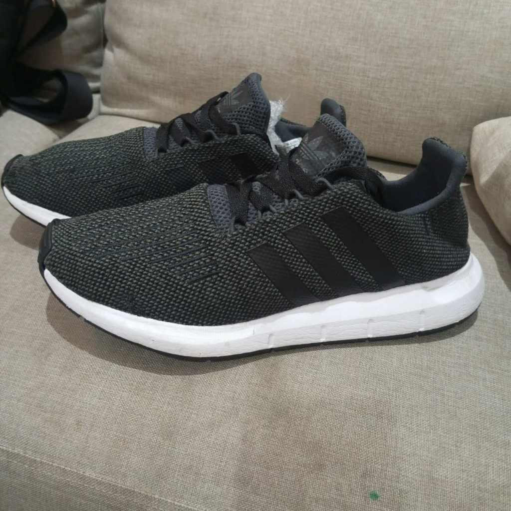 Jual Sepatu Adidas Running Grey Second Mulus Uk 43.5 | Shopee Indonesia
