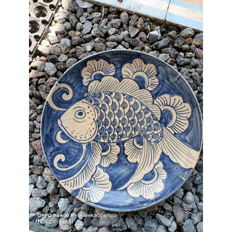 Jual piring keramik lukis biru putih motif ikan retak 1000 seribu untuk ...