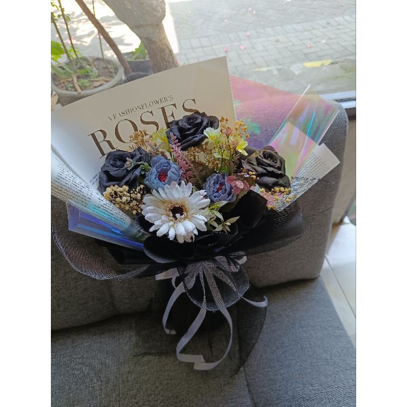 Jual buket bunga palsu artificial black rose mix garbera | Shopee Indonesia