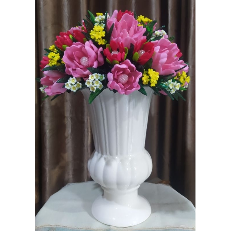 Jual Rangkaian Bouquet Bunga Artificial Handmade Dengan Vas Keramik ...