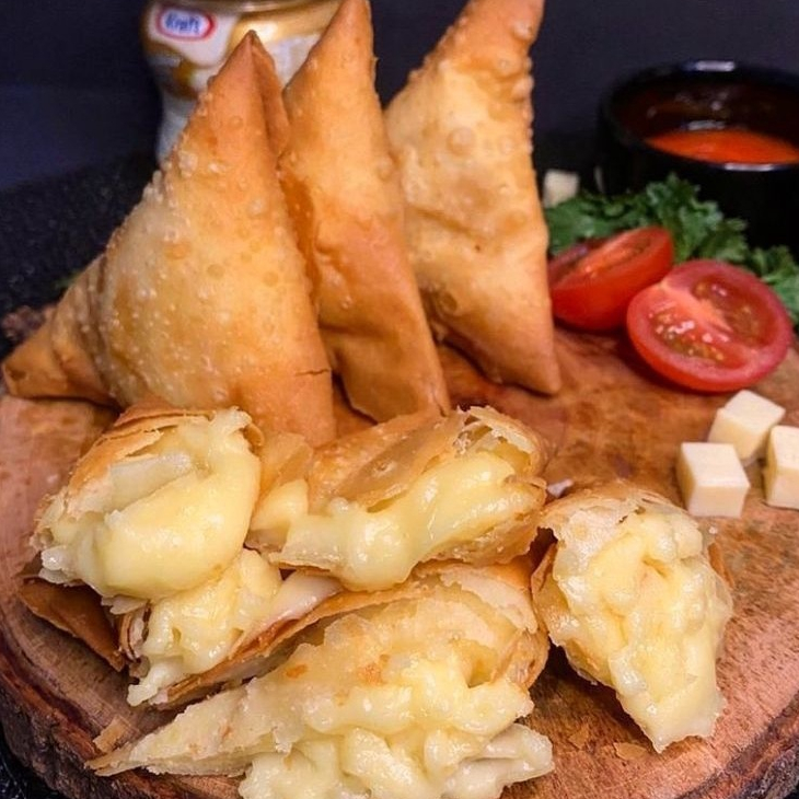 Jual Samosa keju melted / sambosa ayam cabe ijo / sambosa daging isi ...