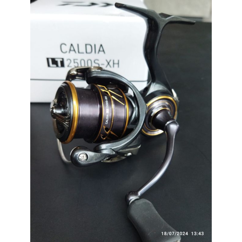 Jual Reel Daiwa CALDIA MQ LT 2500S-XH | MONOCOQ BODY | SPINNING | ALAT PANCING UNGGULAN | Shopee ...