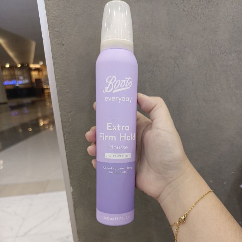 Jual Boots Extra Firm Hold Mousse Hair Styling Rambut Turn it Up 200ml ...