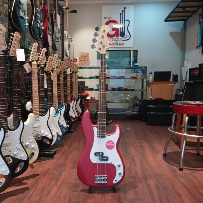 Jual Squier Debut Series Precision Bass Guitar Laurel FB Dakota Red | Shopee Indonesia