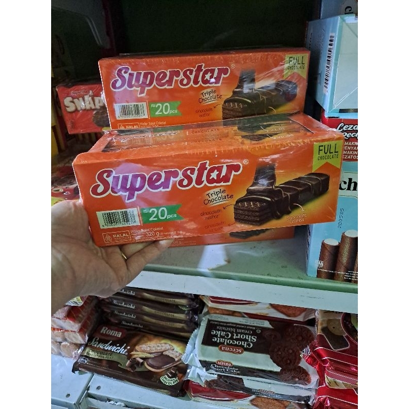 Jual Superstar Wafer Triple Chocolate 1 box isi 20 | Shopee Indonesia
