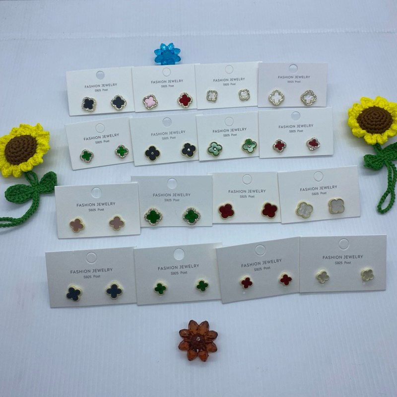 Jual Anting Tusuk Vanclip clover Titanium / Anting tusuk cewek cantik ...