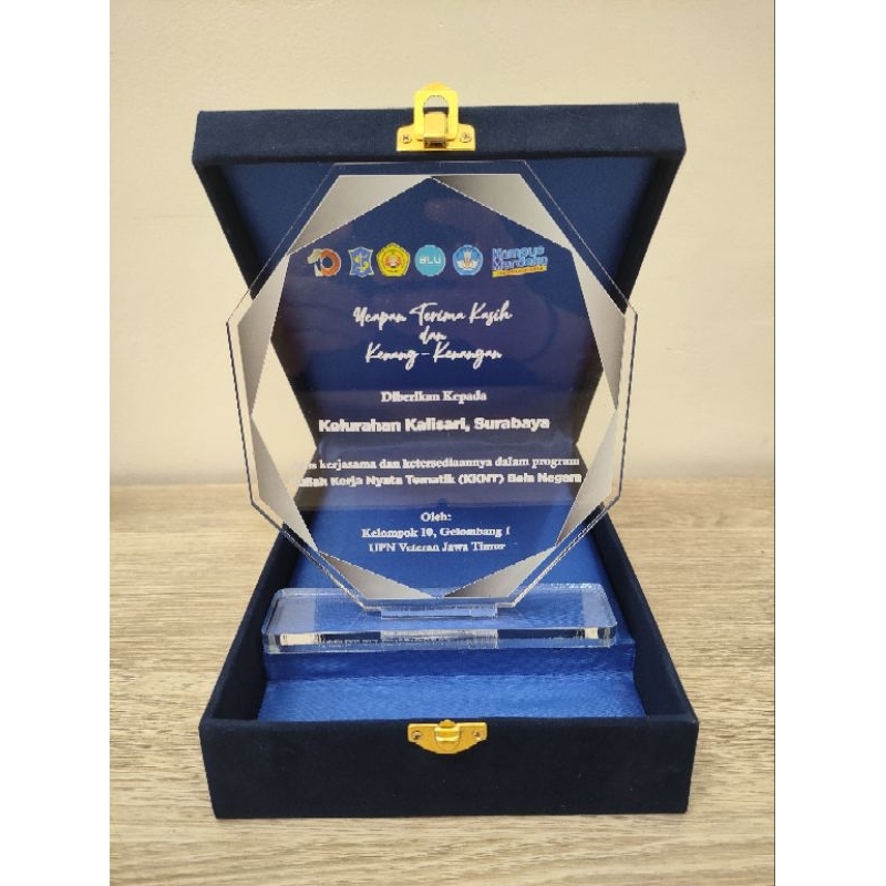 Jual PLAKAT AKRILIK CINDERAMATA WISUDA MAGANG TEBAL 10MM | Shopee Indonesia