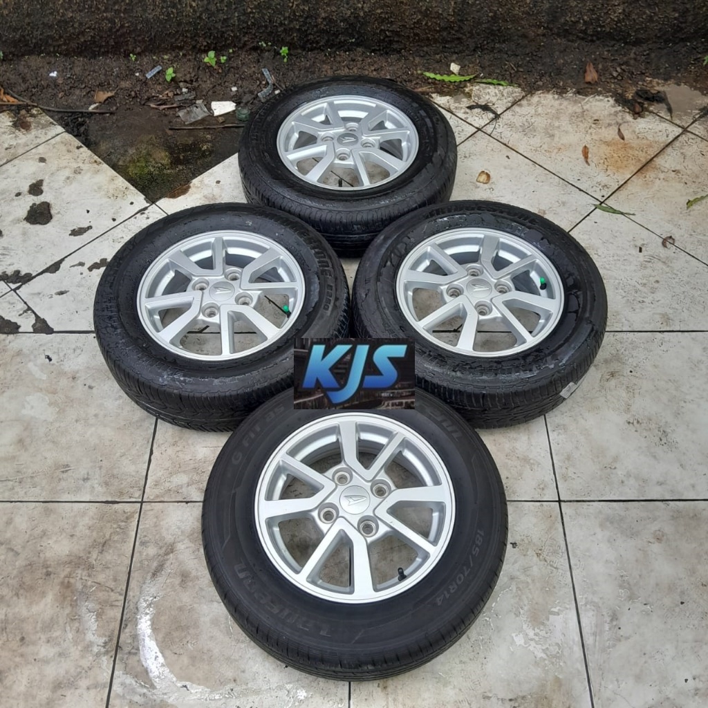 Jual Velg Mobil Bekas R14 Replika Xenia Pcd 4x114 Ban 185/70 Ring 14 ...