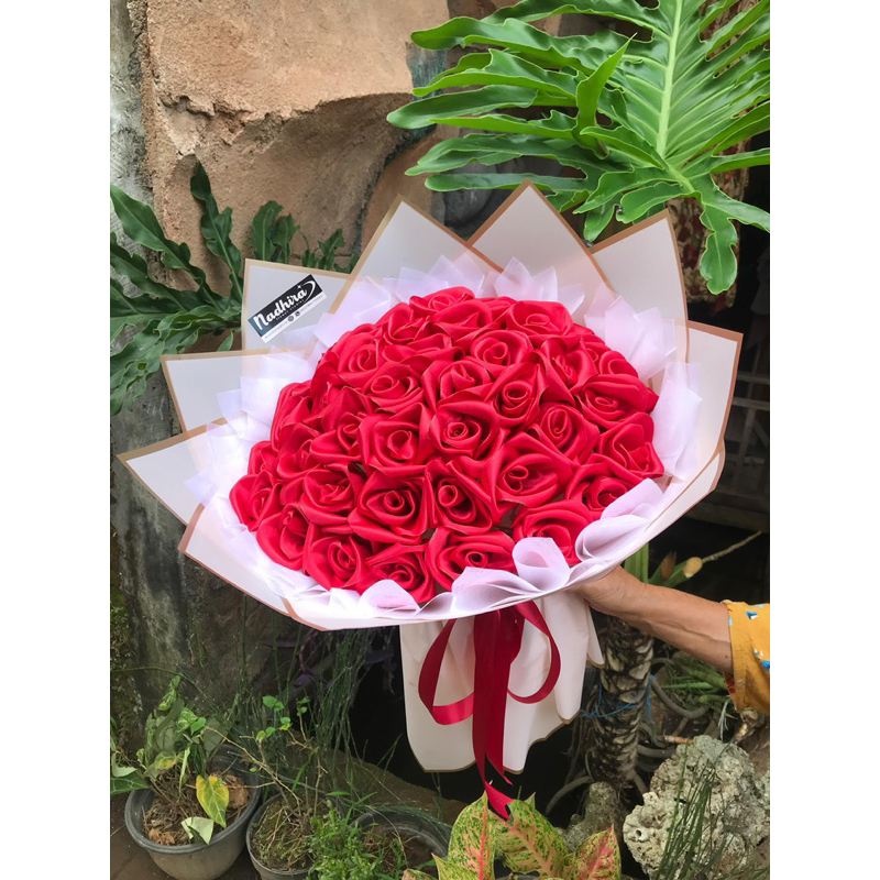 Jual [READY 50 TANGKAI] Buket Rose Satin Round - Buket Anniversary ...