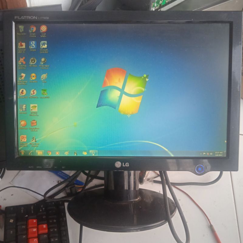 Jual Monitor LCD Wide 17 Inchi nyala sesuai foto2 | Shopee Indonesia