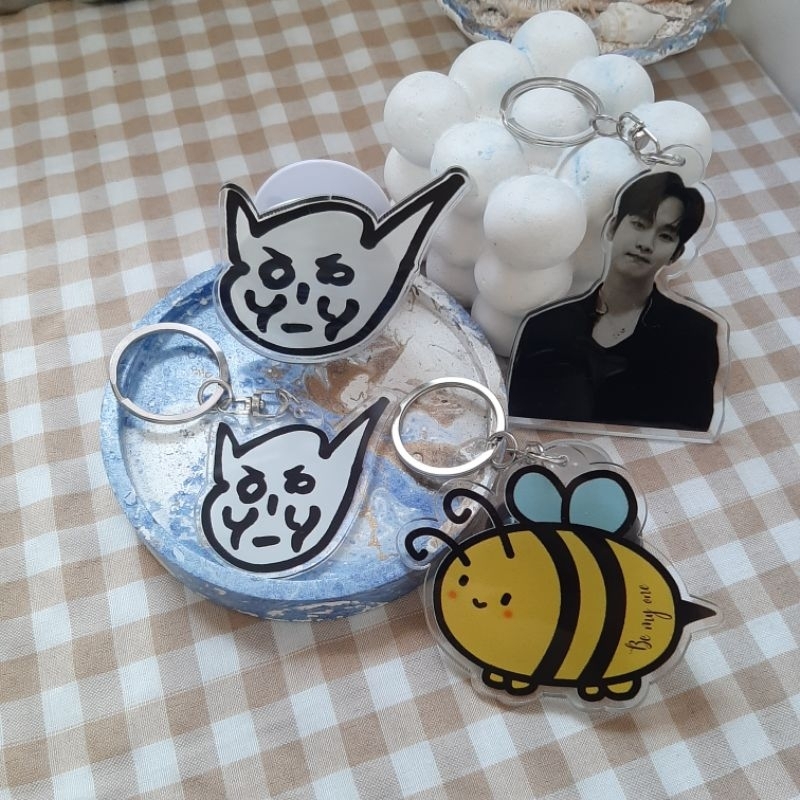 Jual Bundling 4 in 1 Keychain Bee My One / Kim Soo Hyun & Pop Socket ...