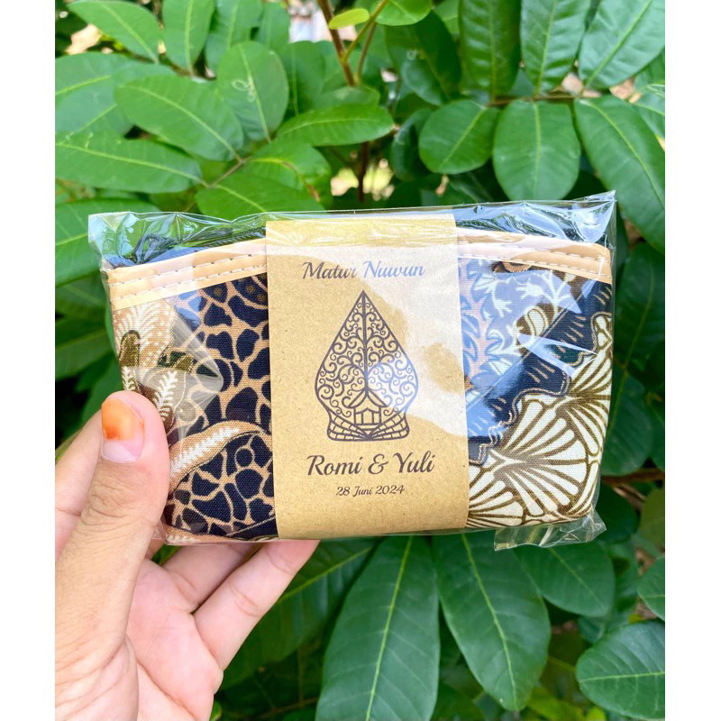 Jual READY STOCK !! ( Paket 100 pcs ) Souvenir dompet batik / souvenir pernikahan / souvenir ...