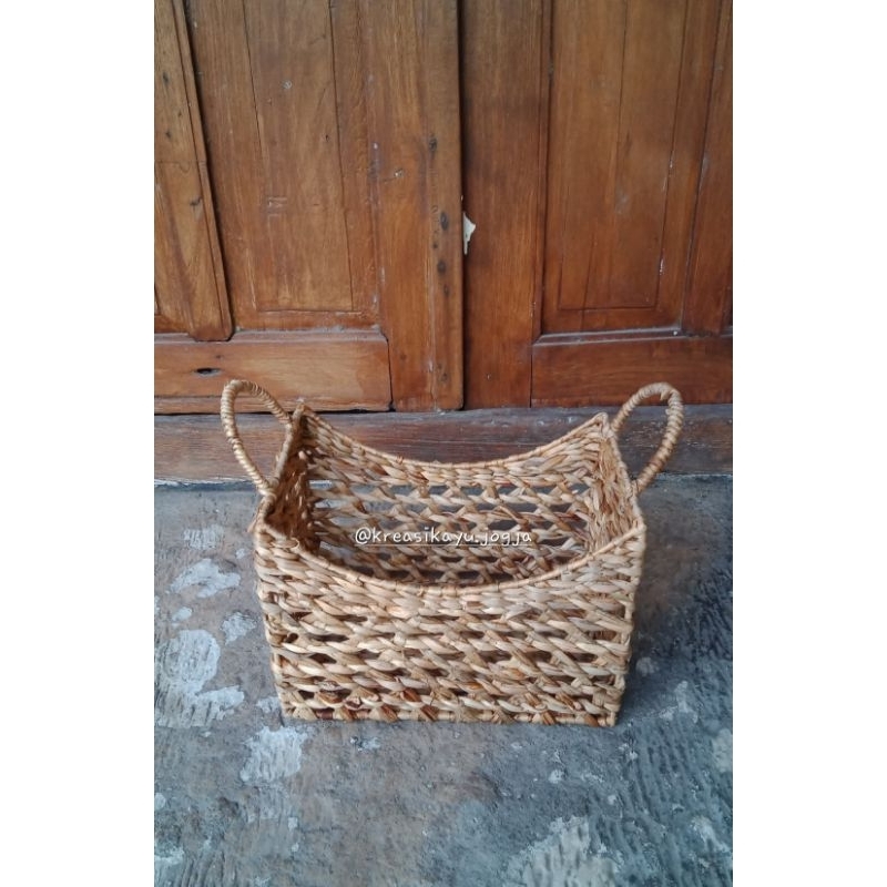 Jual Keranjang Perahu Enceng Gondok Anyaman Kerawang Rangka Besi / Box ...