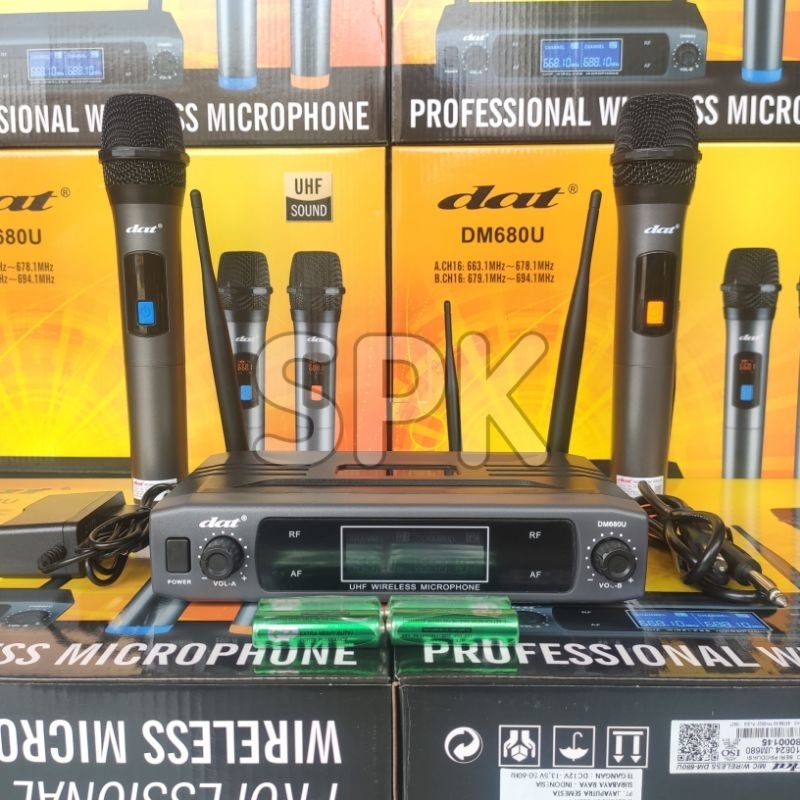 Jual Mic Wireless DAT DM 680U Dual Channels UHF | Shopee Indonesia