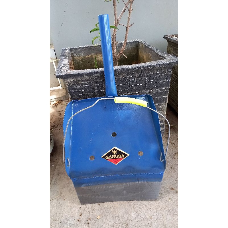 Jual skop ember serok pasir kali bahan plat baja ringan kuat sekop ...