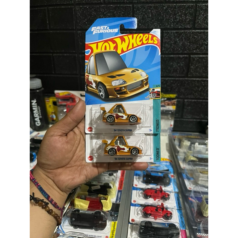 Jual Hot Wheels Toyota Supra Tooned Gold HotWheels Supra Tooned ...