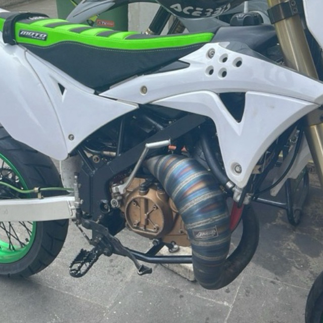 Jual Jok motor trail KLX BF GORDON asli ( body & tangki gordon ...