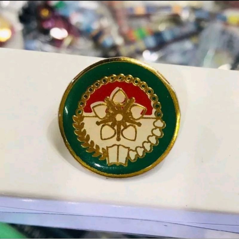Jual Pin Bross Dharma Wanita Lencana Pin Darma Wanita 50 biji | Shopee ...