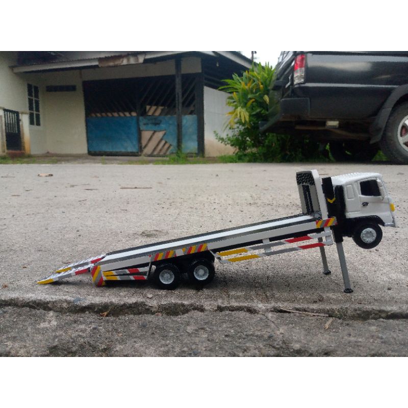 Jual MINIATUR/DIECAST/TRUK HINO LOHAN TI/SELF LOADER,HANDMADE SKALA 1: ...