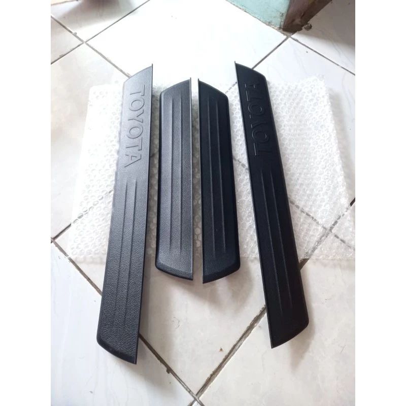 Jual Sill plate mobil Innova reborn Fortuner vrz Hilux Revo original ...