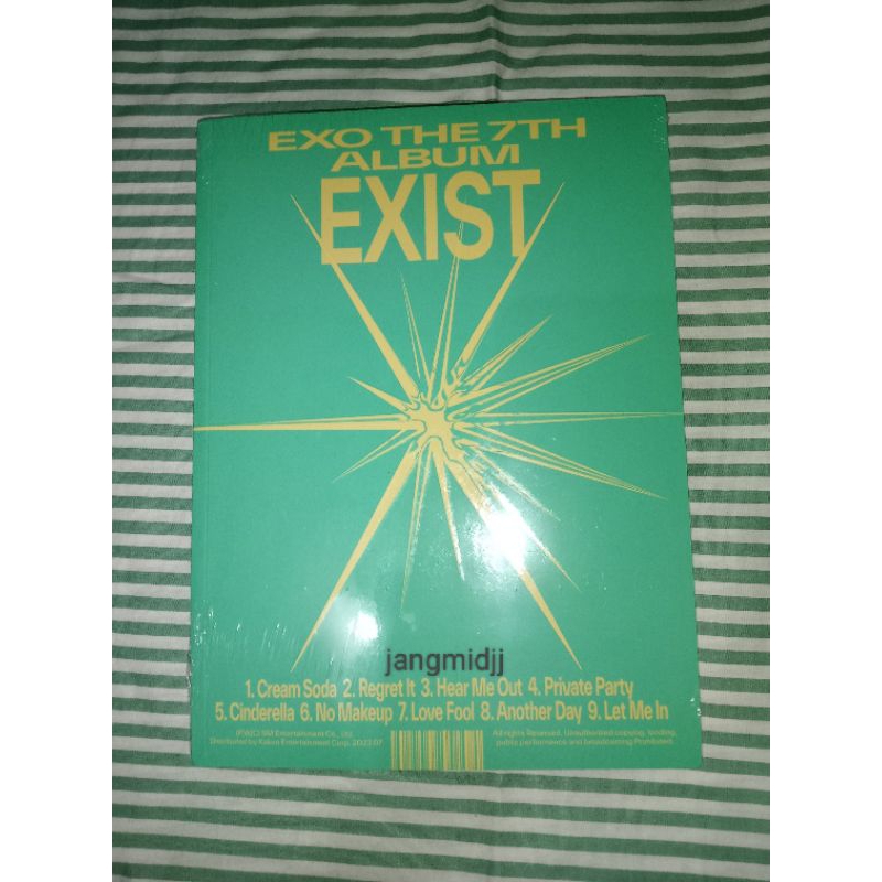 Jual ALBUM EXIST EXO PHOTOBOOK O VER. SEALED | Shopee Indonesia