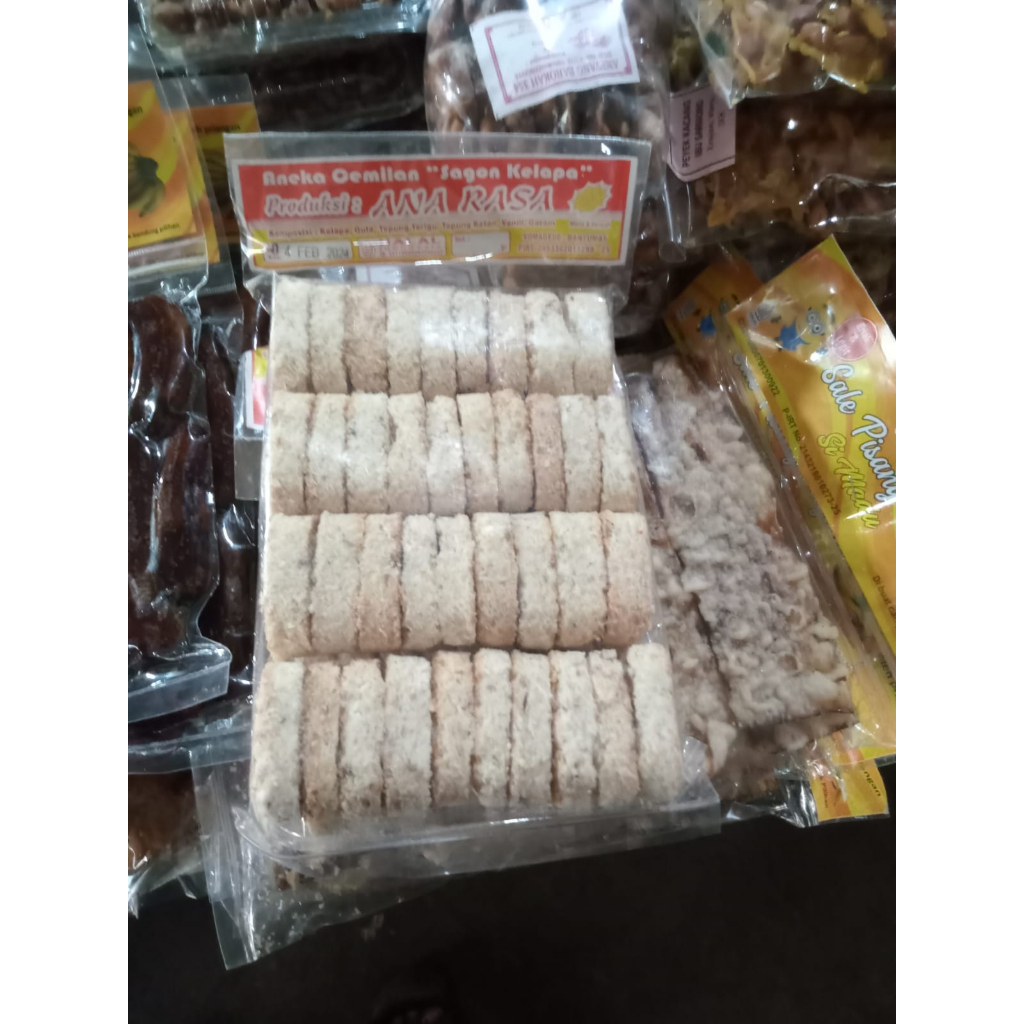 Jual kue sagon kelapa kemasan 150 gram | Shopee Indonesia