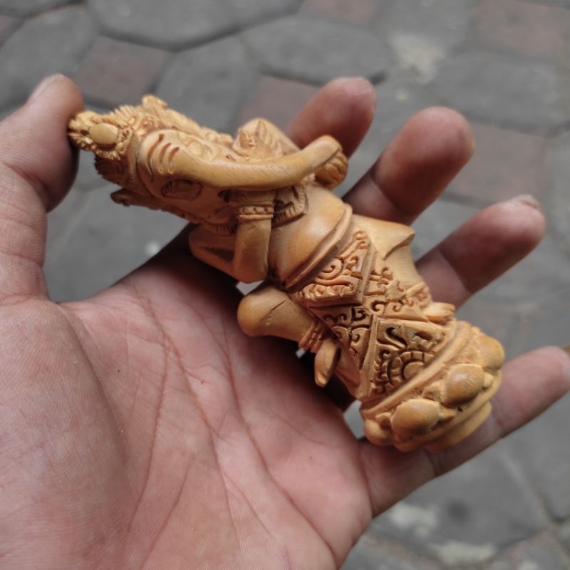 Jual Deder Keris Full Ukiran Ganesha / Gajah Bahan Kayu Cendana Tanpa ...