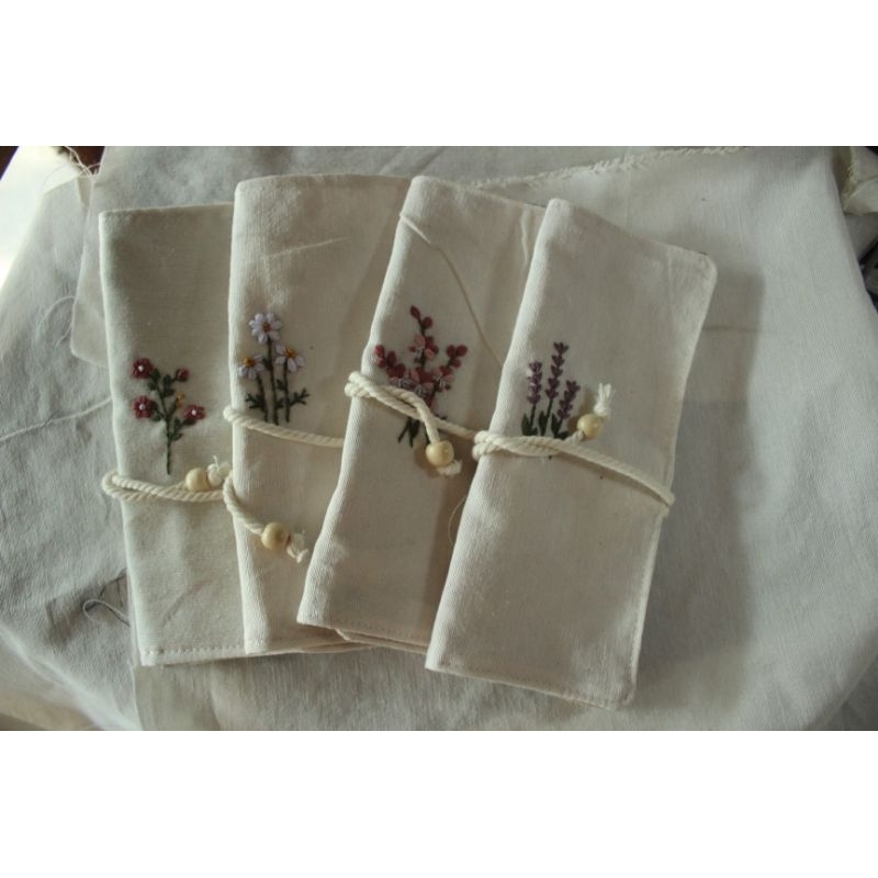 Jual Tempat pensil kain / pencil roll case / tempat pesil gulung / Free ...